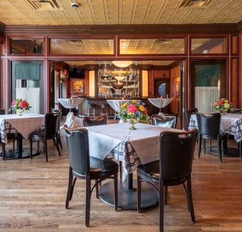 Reservations | Gibsons Bar & Steakhouse